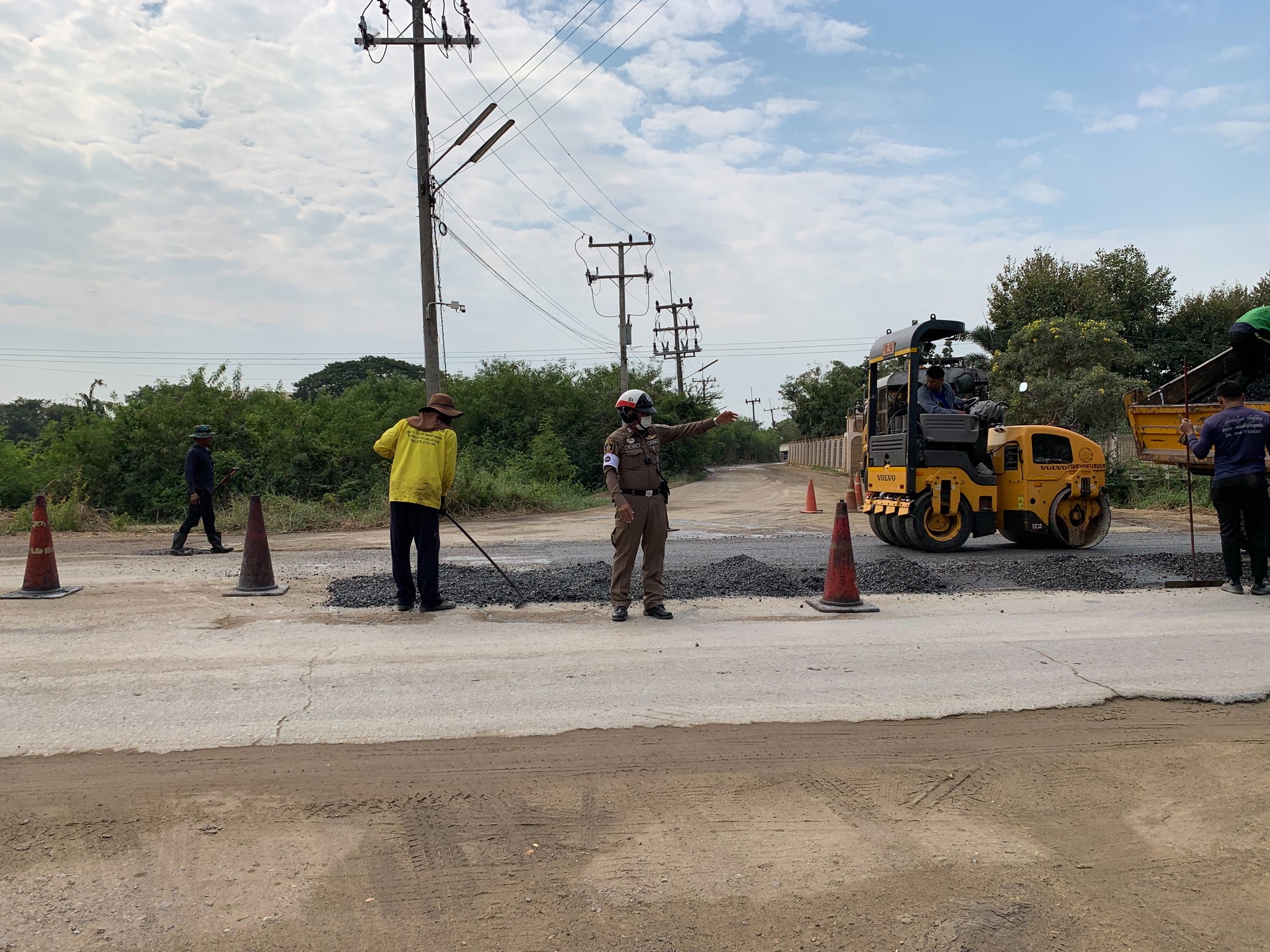 ความปลอดภัยบนท้องถนน - สถานีตำรวจภูธรป่าโมก