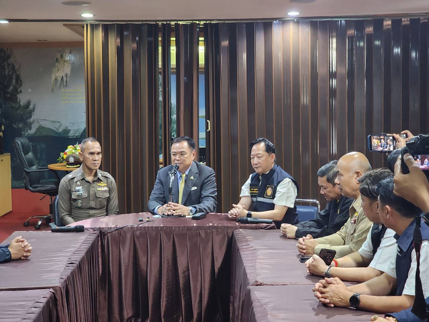 ติดตามผลการจับกุมและแถลงข่าวทลายเครือข่ายยาเสพติดรายใหญ่ในพื้นที่ภาค ...