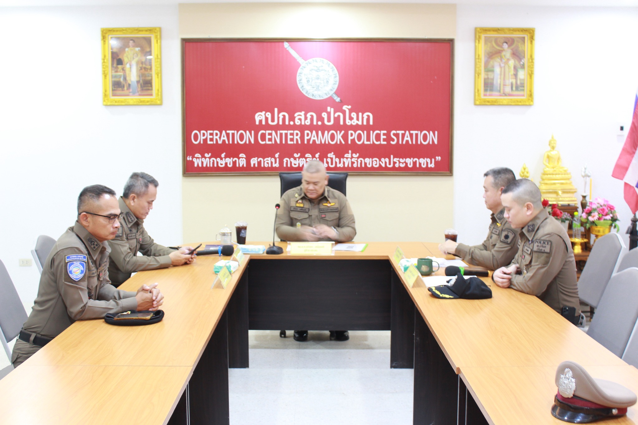 "ผู้บังคับบัญชาตรวจเยี่ยมห้องคลังอาวุธ" - สถานีตำรวจภูธรป่าโมก