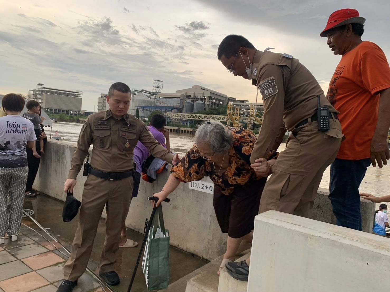 การแข่งขันเรือยาวชิงแชมป์ลุ่มน้ำเจ้าพระยา - สถานีตำรวจภูธรป่าโมก